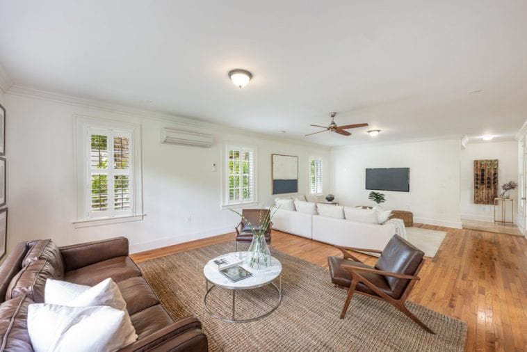 A look at The former house of gangster Al Capone Which hit the market ...