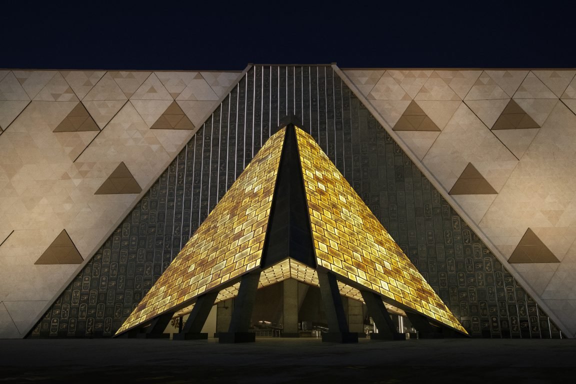 In Pictures: French Fashion House Dior Displays Its Latest Collection ...